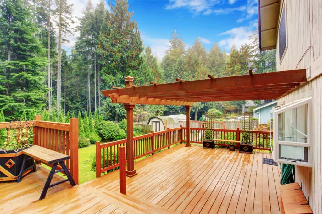 8 Creative Deck Privacy Solutions - Decks & Docks Lumber Co.